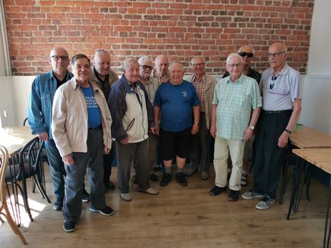 Alarannan pojat ovat tavanneet joka keskiviikko jo 40 vuoden ajan ...