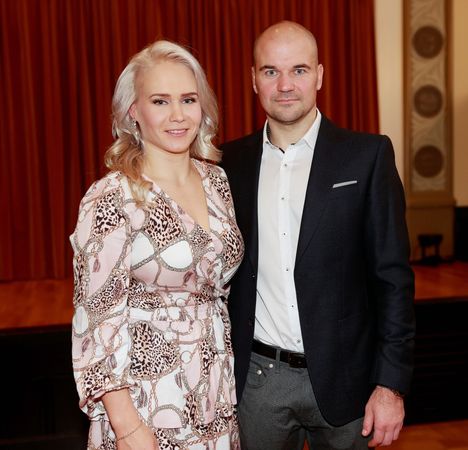 Petra Olli kertoo vaikeasta synnytyksestä: ”Kamalin kokemus ikinä” | HS.fi
