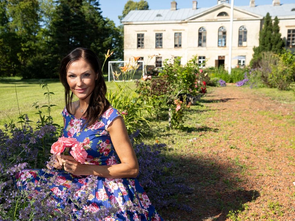 Tällainen on Kalle ja Riina-Maija Palanderin kartano Virossa - Ilta-Sanomat
