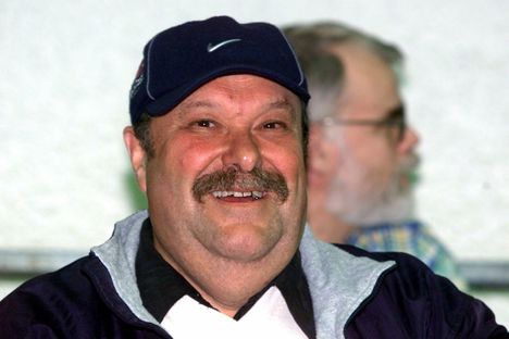 Perinteikkään pizzeriaketju Denniksen perustanut Dennis Rafkin on kuollut