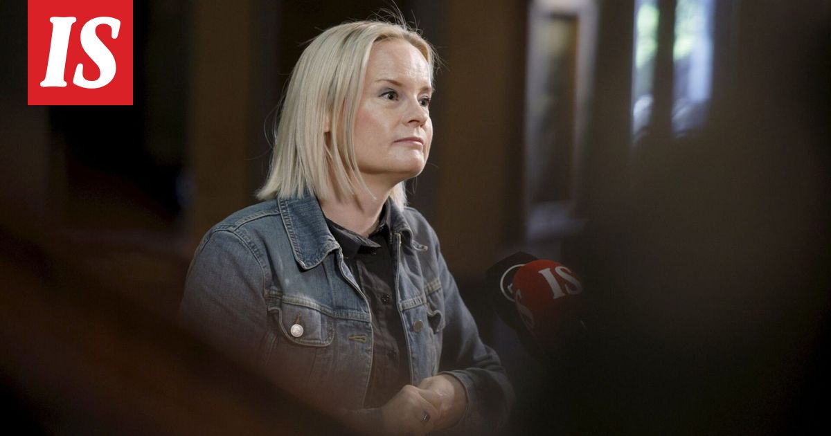 Riikka Purra pyytää anteeksi - Ilta-Sanomat