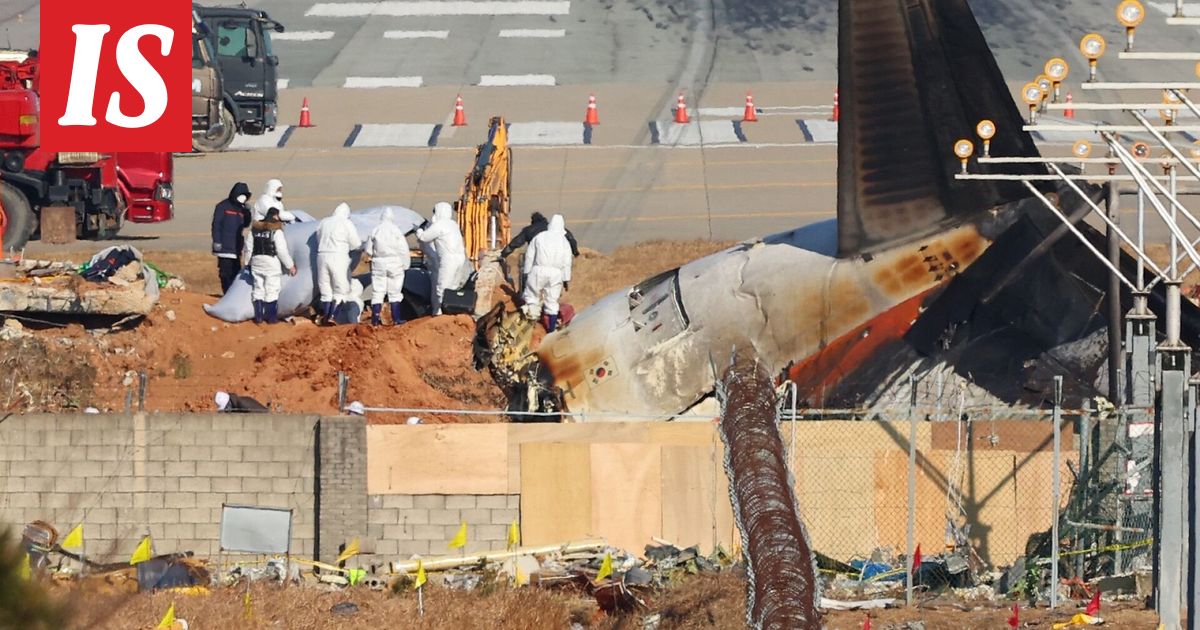 Etelä-Korean turmakoneen hylyn nosto aloitettu - Ilta-Sanomat