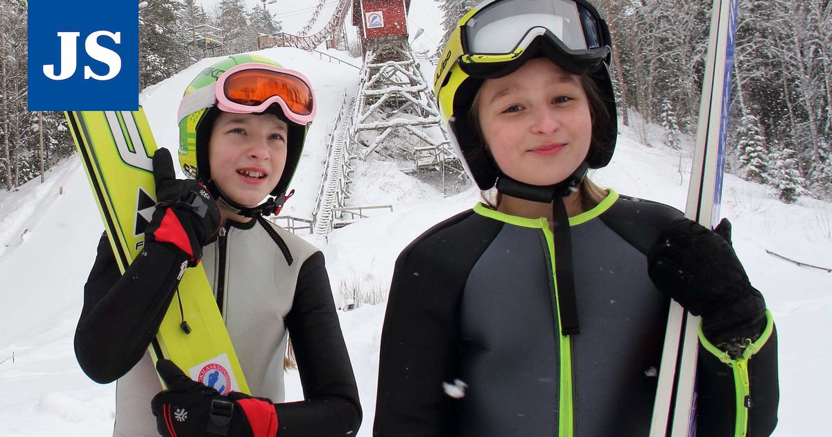Sofia Mattila ja Julia Äikiä mäkihypyn hopeasompa-yläkouluryhmään ...