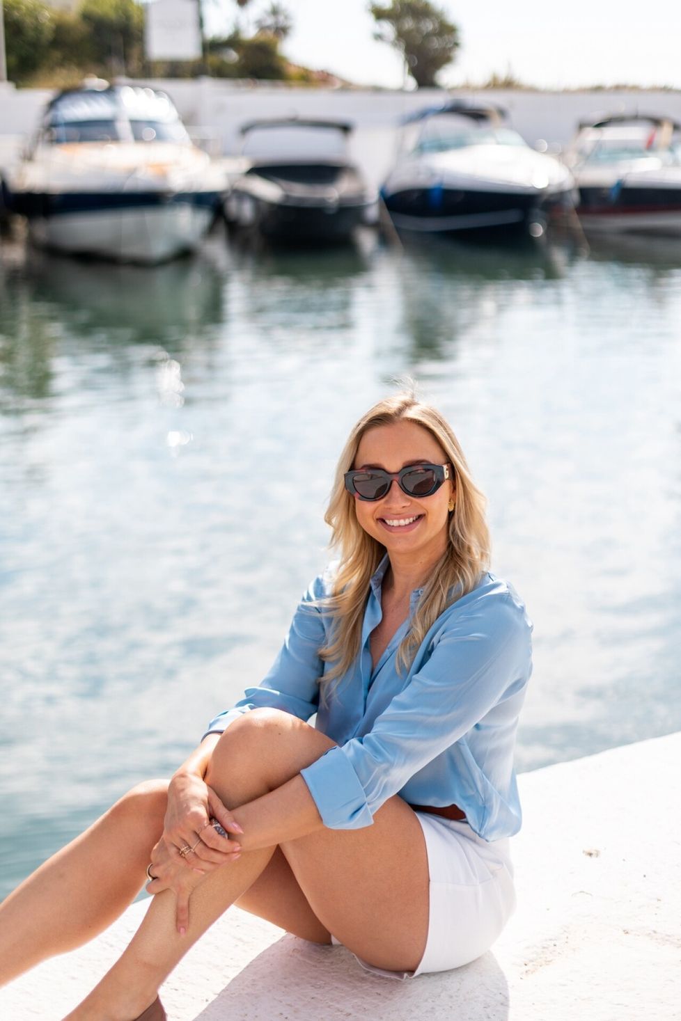 Aurinkorannikolla asuva Anne Ramsay elää etäsuhteessa Antti ...