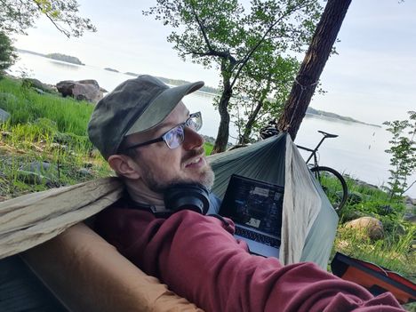 Lukijat esittelevät kesäiset etätyöpisteensä | HS.fi