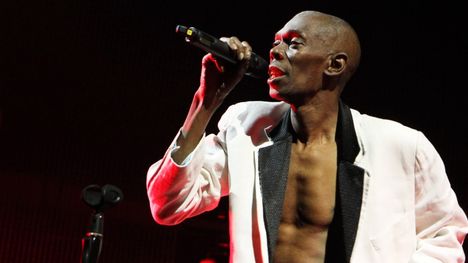 Laulaja Maxi Jazz, 65, on kuollut - Ilta-Sanomat