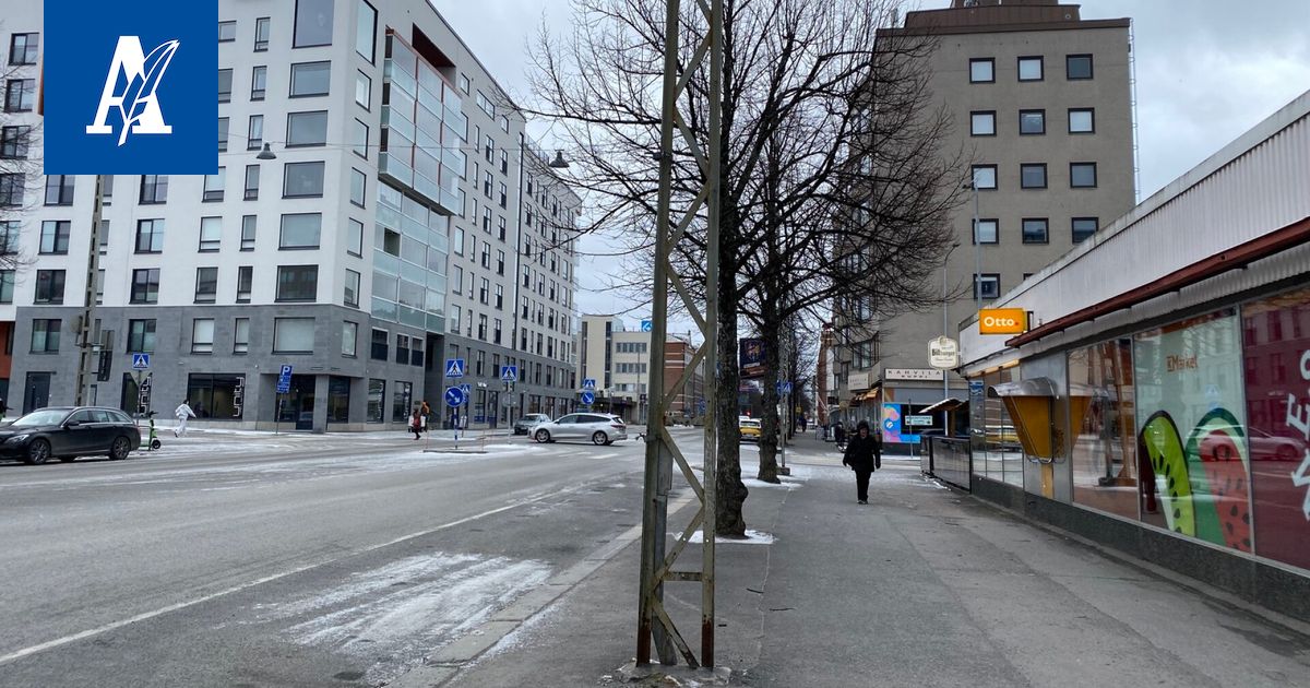 Mies kuoli Tampereella, kun mainos­kyltti putosi päähän – poliisin ...