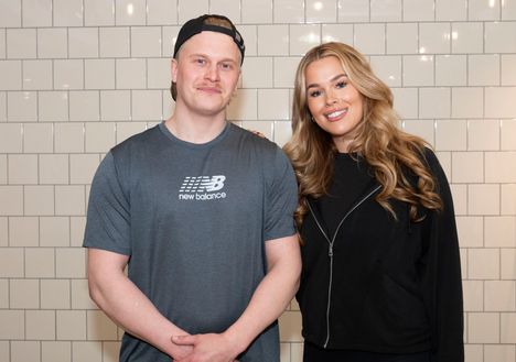 Kuva: Sara Sieppi edusti ensi kertaa Artturi-veljensä kanssa - Ilta-Sanomat