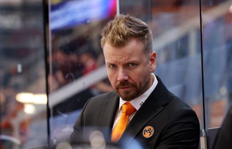 Puolassa valmentavat Gert Remmel ja Matias Lehtonen kuulivat ...