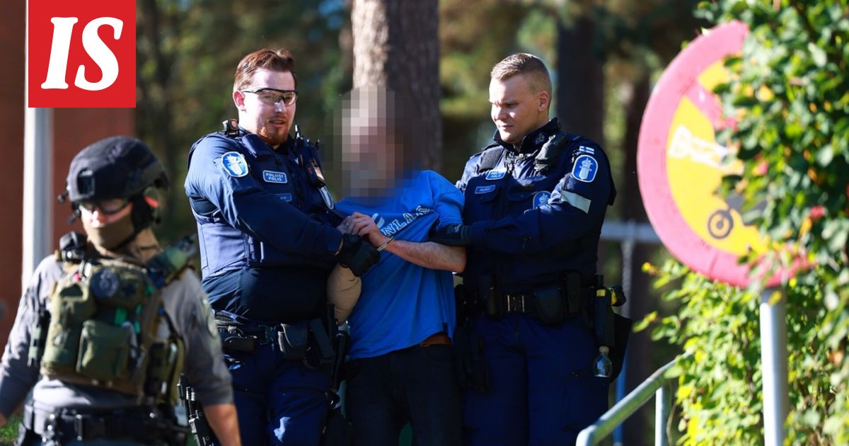 Poliisioperaatio Helsingissä, asuntoon linnoittautunut asemies otettu kiinni - Ilta-Sanomat