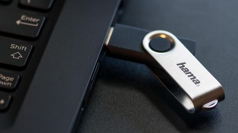 Usb-muistin saa nyt irrottaa repäisemällä Windows 10 -koneesta – mutta ...
