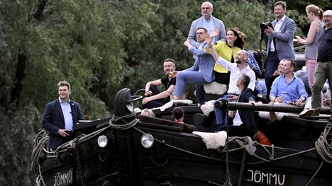 Presidentti Stubb julkaisi romanttisen kuvan jokiristeilyltä - Ilta-Sanomat