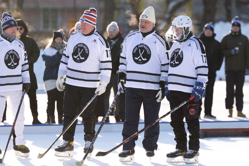 Kuvat: Sauli Niinistö pelasi pipolätkää – mukana NHL-tähtiä - Ilta-Sanomat