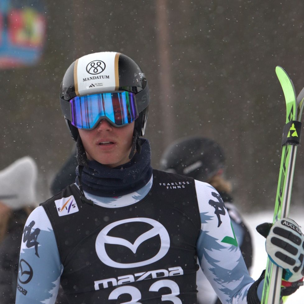 Sipoolainen Eduard Hallberg jätti kotikulmat 16-vuotiaana ja lähti ...