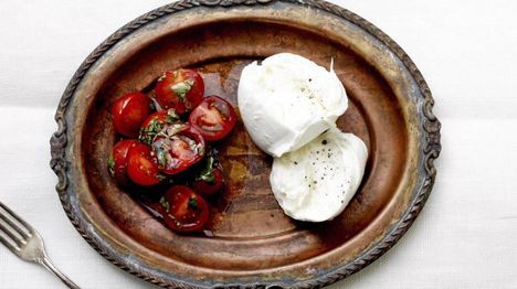 Marinoidut kirsikkatomaatit ja mozzarella - Ilta-Sanomat