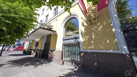 Hotelli Helkasta varastettu Paimio-tuoli palasi omistajalleen - Ilta ...