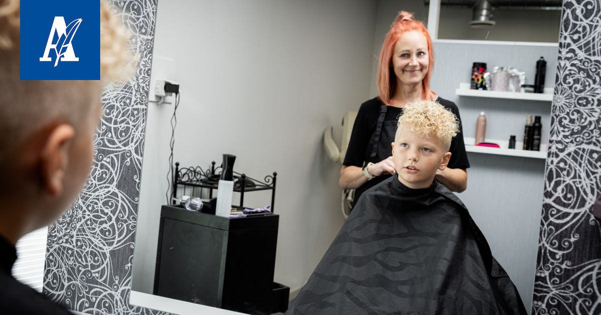 9-vuotias Alexander Artomaa kasvatti 9 kuukautta hiuksia permanentin ...