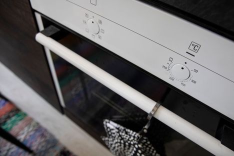 Miten viilentää koti helteillä – sälekaihtimet kupera puoli ulospäin ja ...