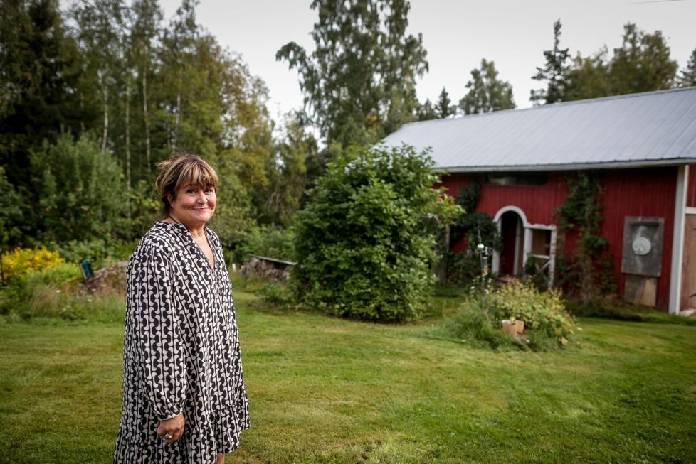 Anne-Maarit Koivuniemi hylättiin lapsena: kirja Poisannettu kertoo ...