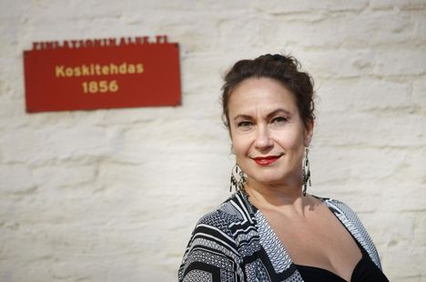 Näyttelijät Elina Rintala ja Kirsi-Kaisa Sinisalo ovat olleet ...