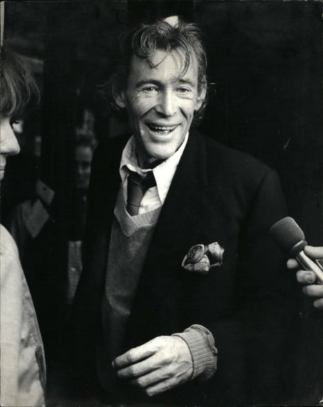 Peter O’Toole oli sarjahurmuri, joka kertoi kellistäneensä yli 1000 ...