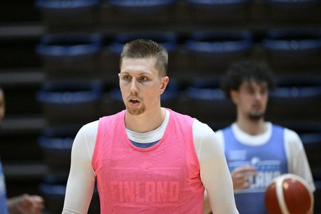 Susijengin Alexander Madsen on työtön työnhakija | HS.fi