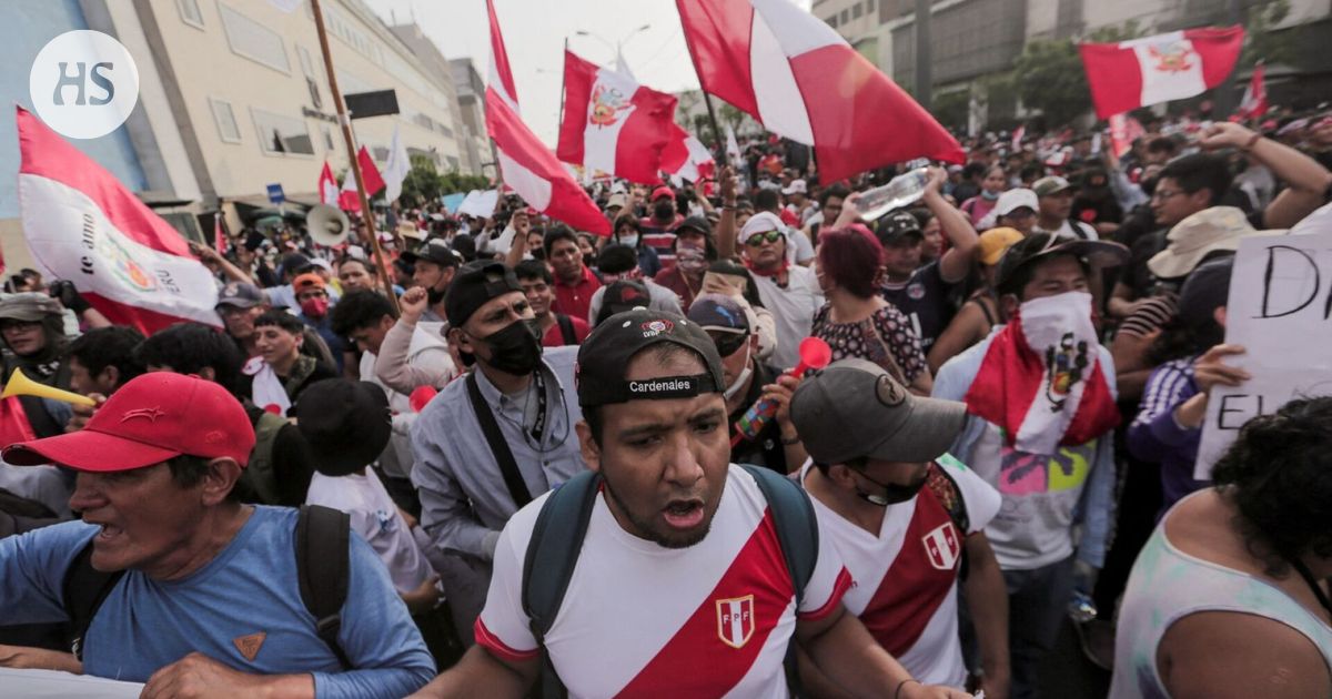 Uutta presidenttiä vastustavat mielenosoitukset laajenivat Perussa ...