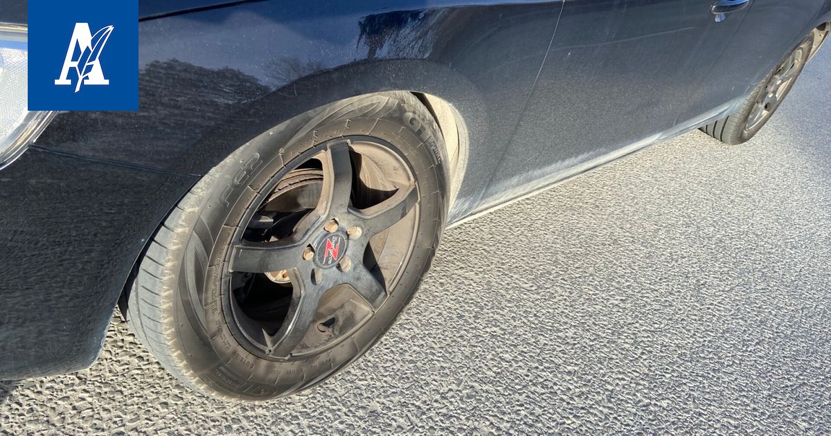Auton rengas irtosi kesken ajon – pultit olivat jääneet korjaamossa ...