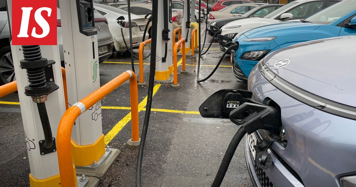 ABC avaa neljä jättimäistä sähköautojen latauskenttää - Ilta-Sanomat