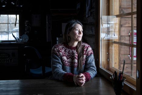 Kaarina Davis elää luonnon ehdoilla Hämeenkyrössä - Satakunnan Kansa