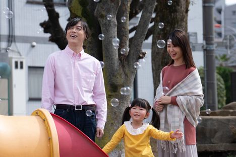 Elokuva-arvio: Tämä on totta: Japanissa voi vuokrata perheenjäsenen ...
