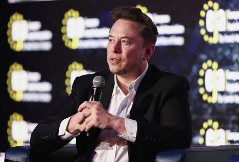 Elon Musk suivaantui Henna Virkkuselle X:n sakoista | HS.fi