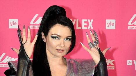 Neea River on raskaana - Ilta-Sanomat