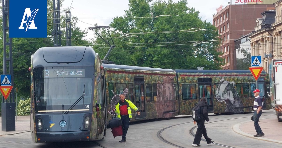 Ratikkaliikenteessä häiriöitä maanantai-iltana: linja 3 ...