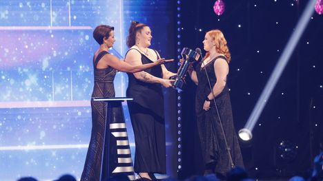 Silja Kosonen ja Krista Tervo saivat Rohkeus-Uunon Urheilugaalassa ...