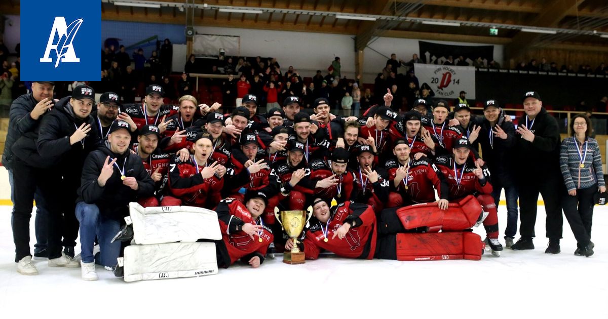 Nokian Pyry juhli mestaruutta loppuunmyydyssä hallissa