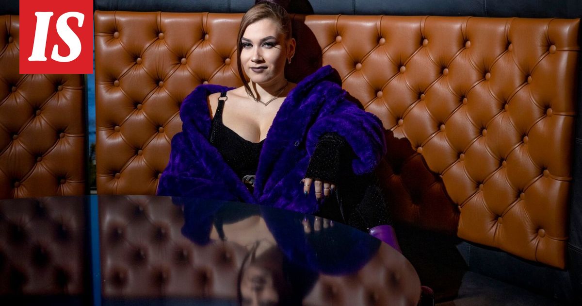 Laulaja Bess ilmestyi New Yorkissa valtavaan mainostauluun – mistä on ...