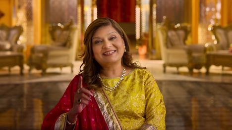 Intialaisia naimakauppoja -sarjan Sima Taparian toiminta pistää silmään ...