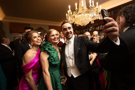 Ristomatti Hakola ei paljastanut Linnan juhlissa koko totuutta ...