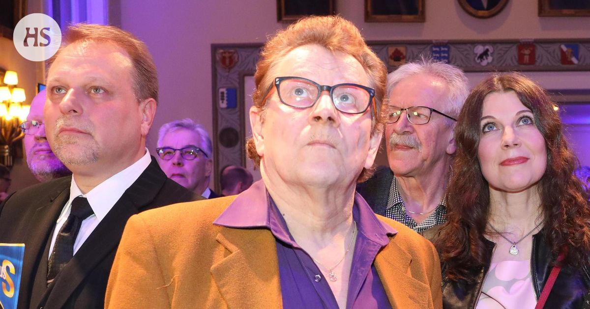 Seppo Huhta on putoamassa Espoon valtuustosta | HS.fi