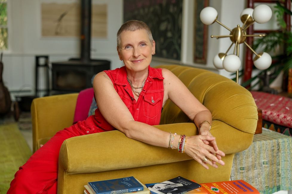 Menestyskirjailija Elizabeth Gilbert ajautui kulissielämään ja ...